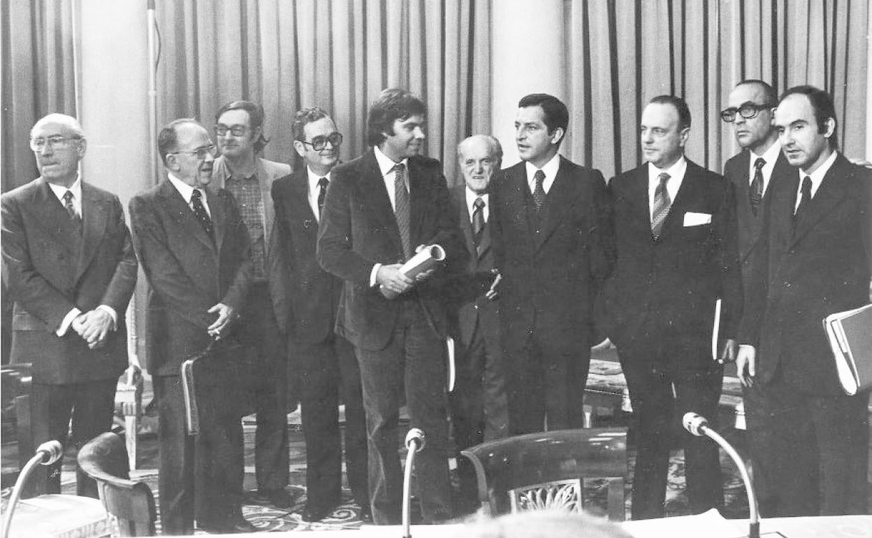¿Qué fueron los 'Pactos de la Moncloa' que tanto se mencionan durante ... ¿Qué fueron los 'Pactos de la Moncloa' que tanto se mencionan durante ...